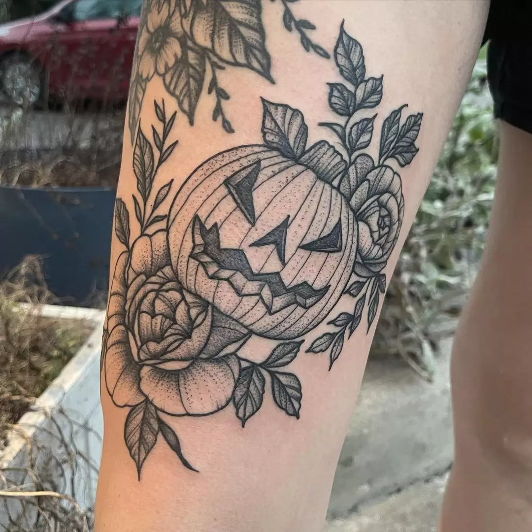 Questi 30 tatuaggi di Halloween mantengono le vacanze in corso tutto l'anno