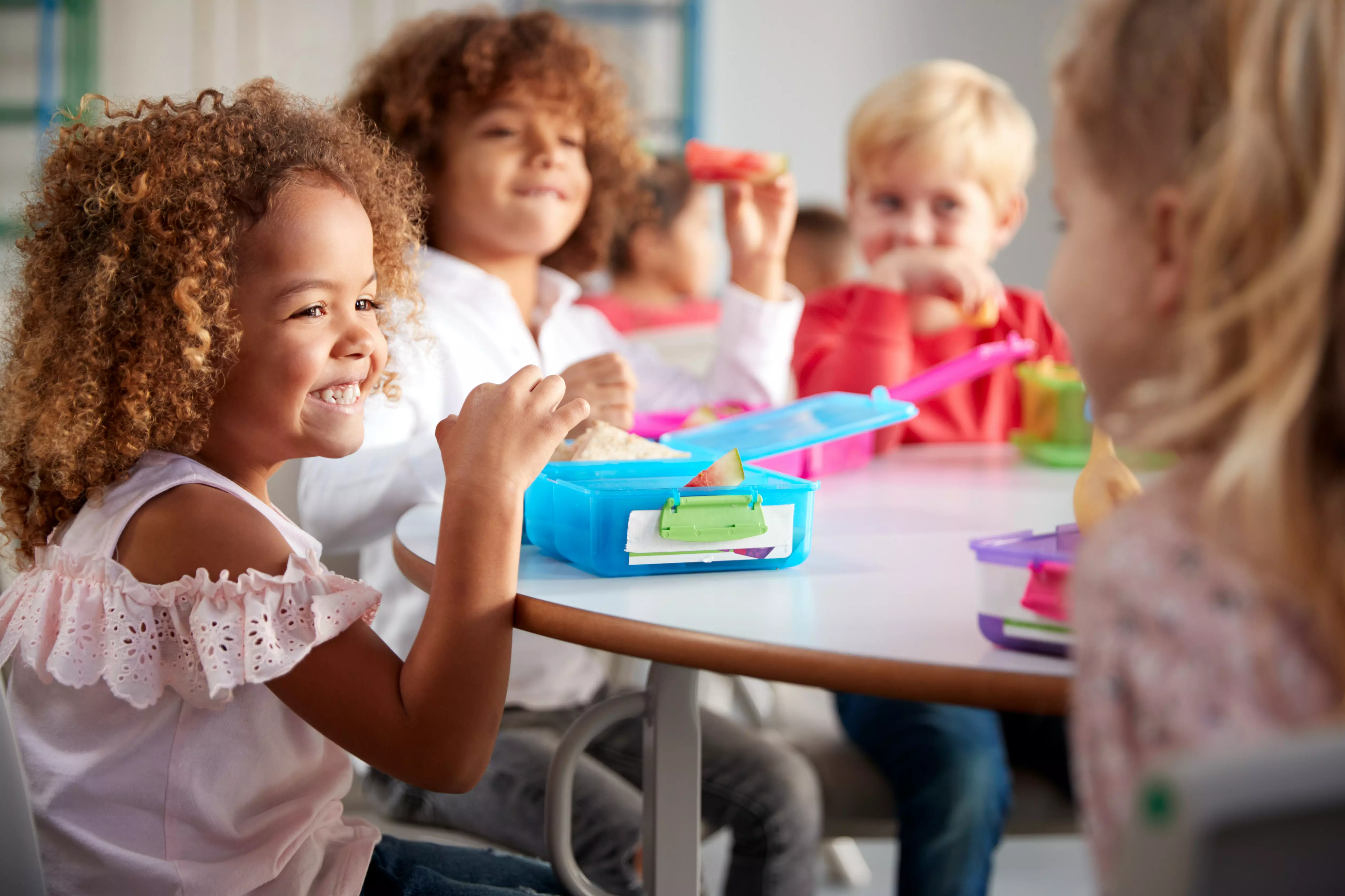 Mantieni i tuoi bambini pieni e idratati con queste adorabili scatole per il pranzo