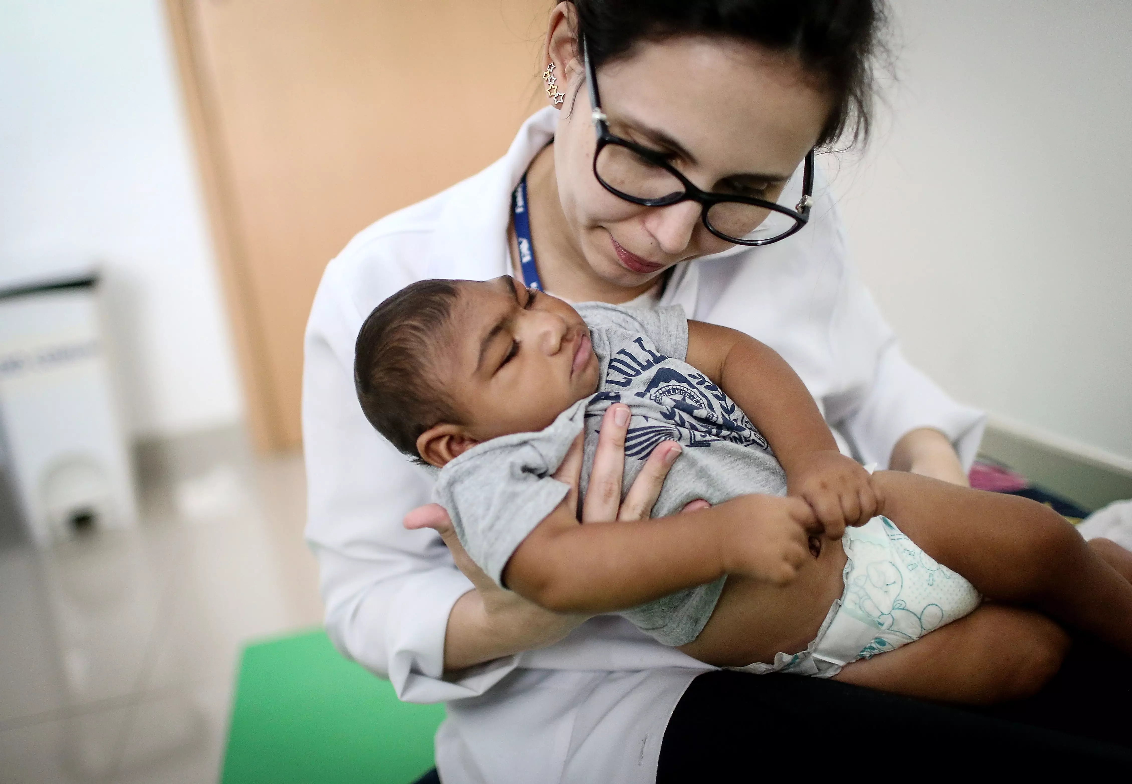 Cacad Kalahiran Patali Zika Brasil Ngagandakeun, Diantara Kamajuan Anu Ngaganggu