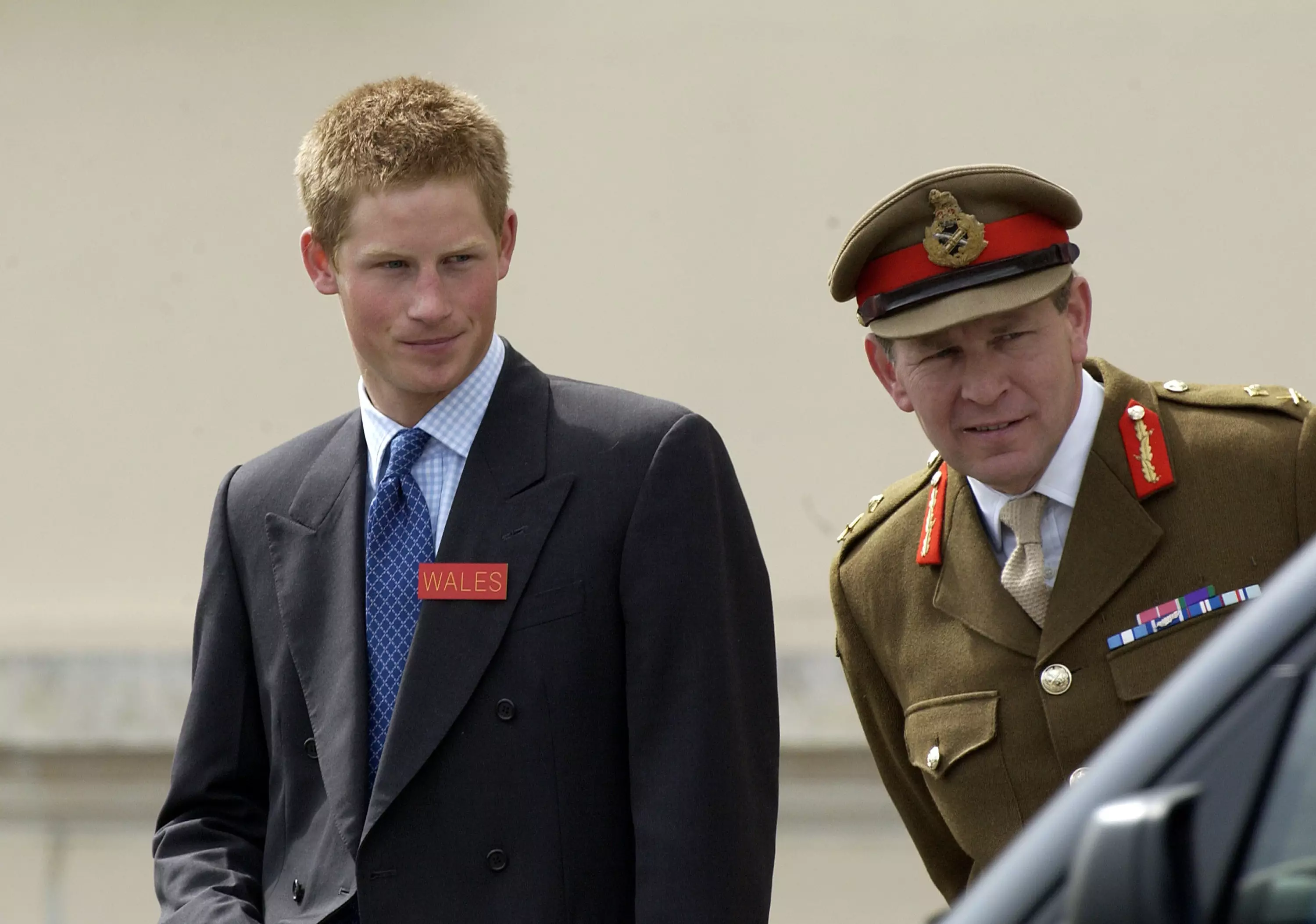 Prins Harry bezocht de Koninklijke Militaire Academie.