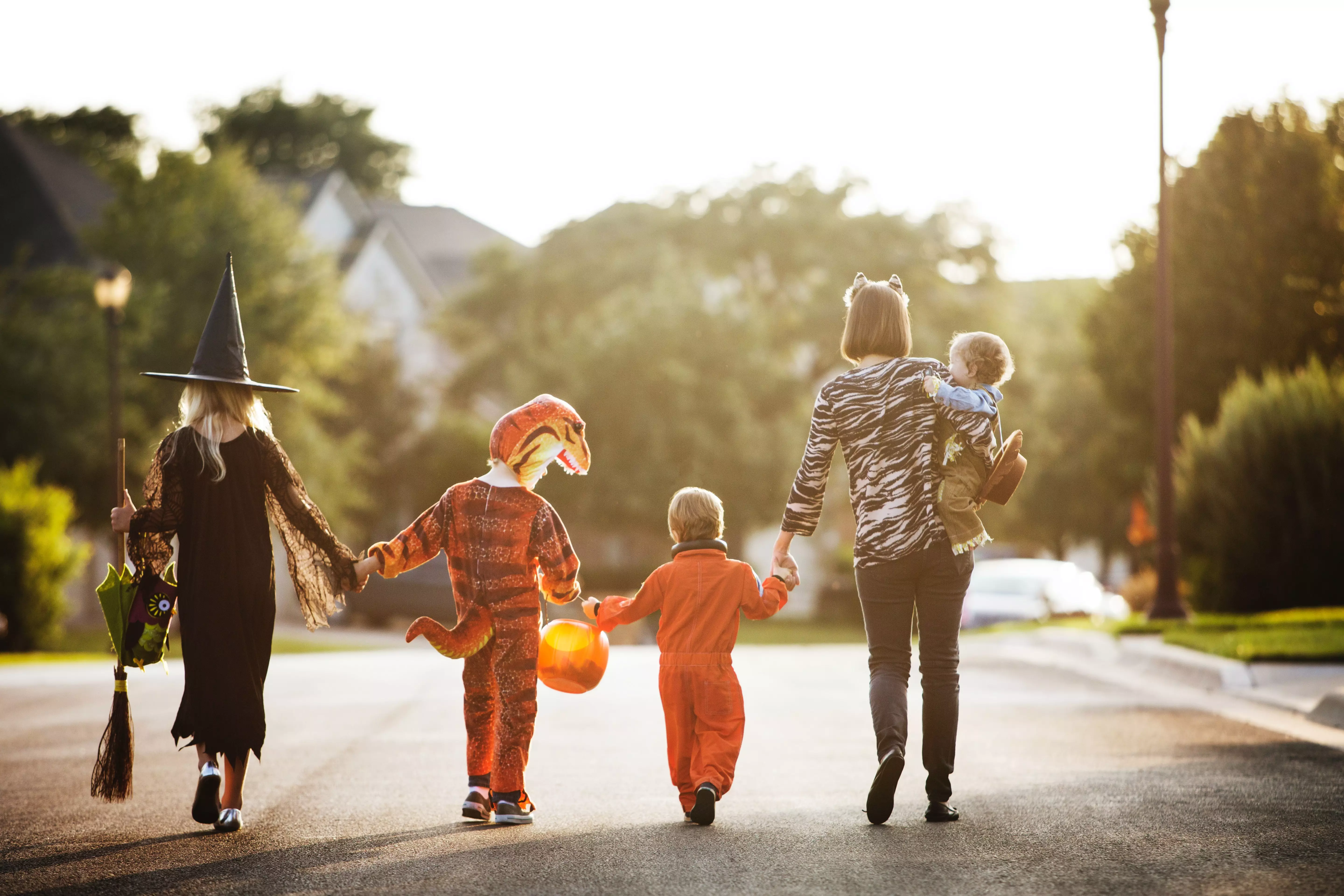 Izao no fotoana ahafahanao mahazo ny tananao amin'ny haingo Halloween mahafinaritra an'ny Home Depot