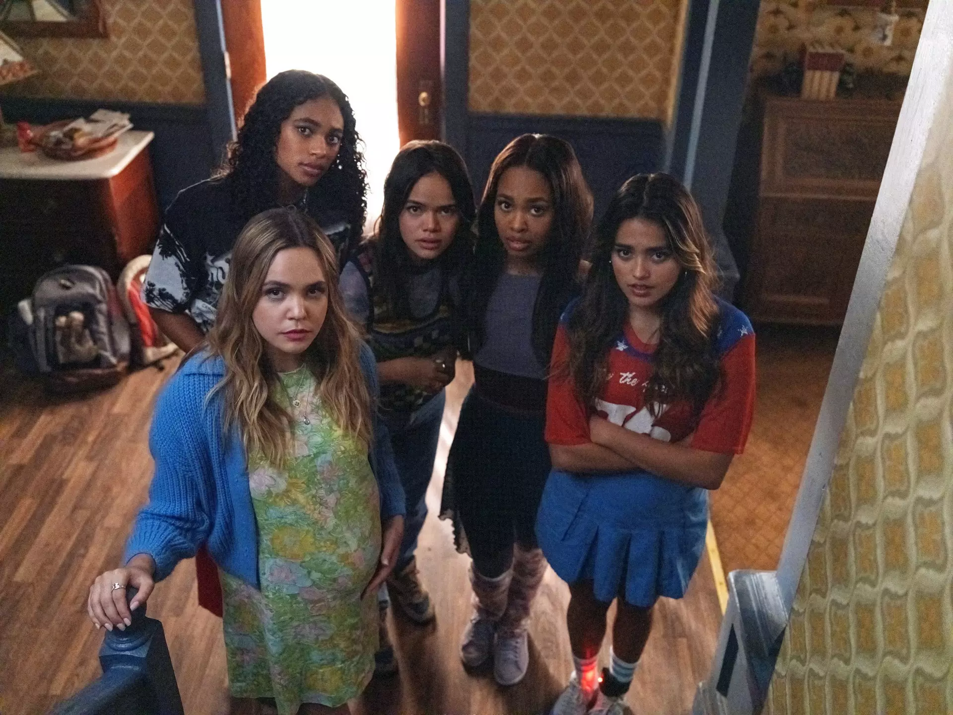 Ass déi nei 'Pretty Little Liars' Serie gëeegent fir Kanner? Erwaart et nach méi däischter ze sinn