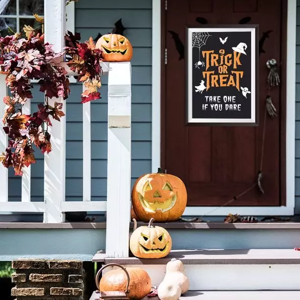 9 "Mesedez Hartu bat" Halloween seinale politak bisitariek galduko ez dituztenak