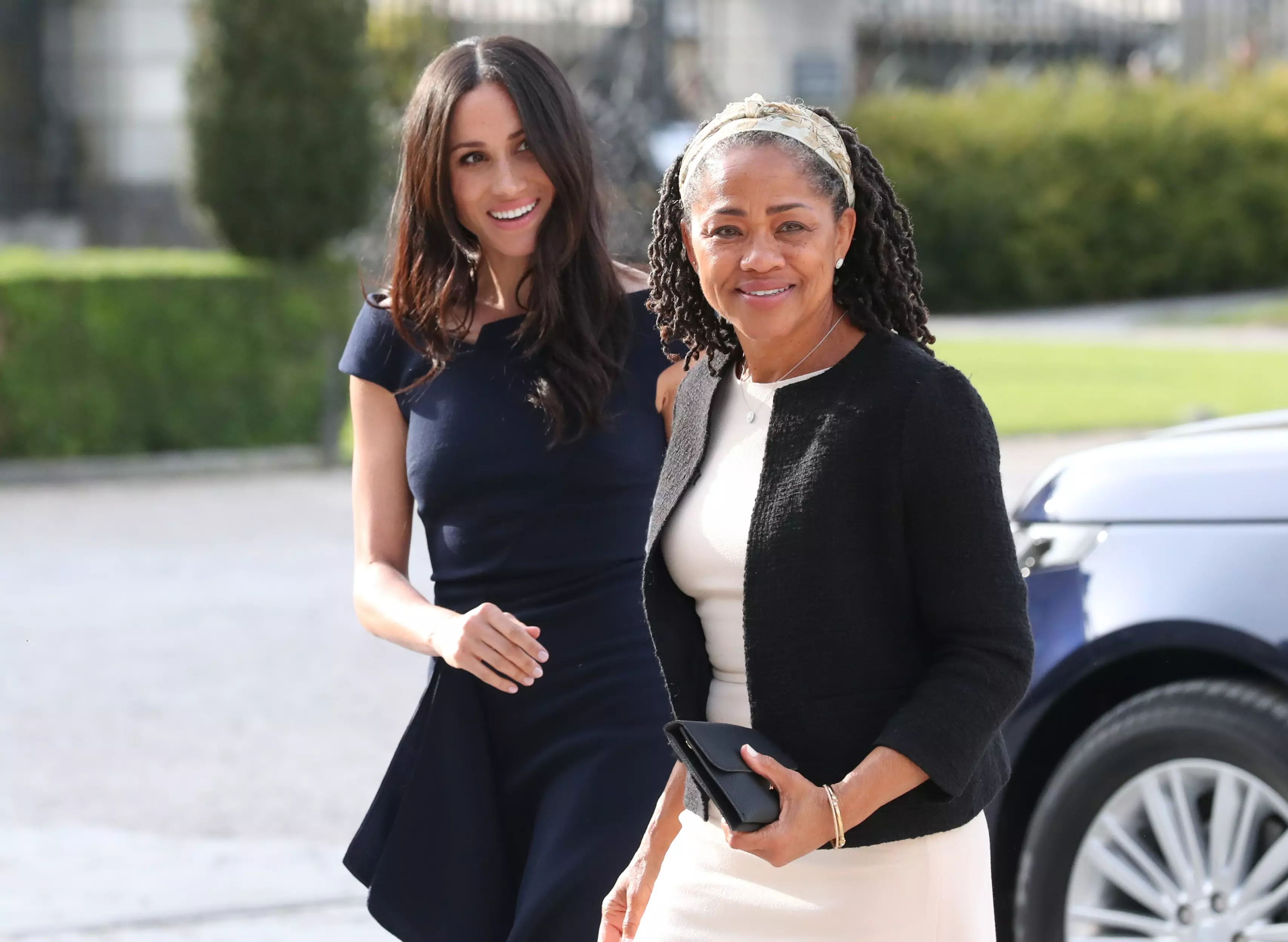 Chaill Daid Meghan Markle an Bainise Ríoga, Ach Ar Chas an Prionsa Harry lena Athair Céile? 53319_2