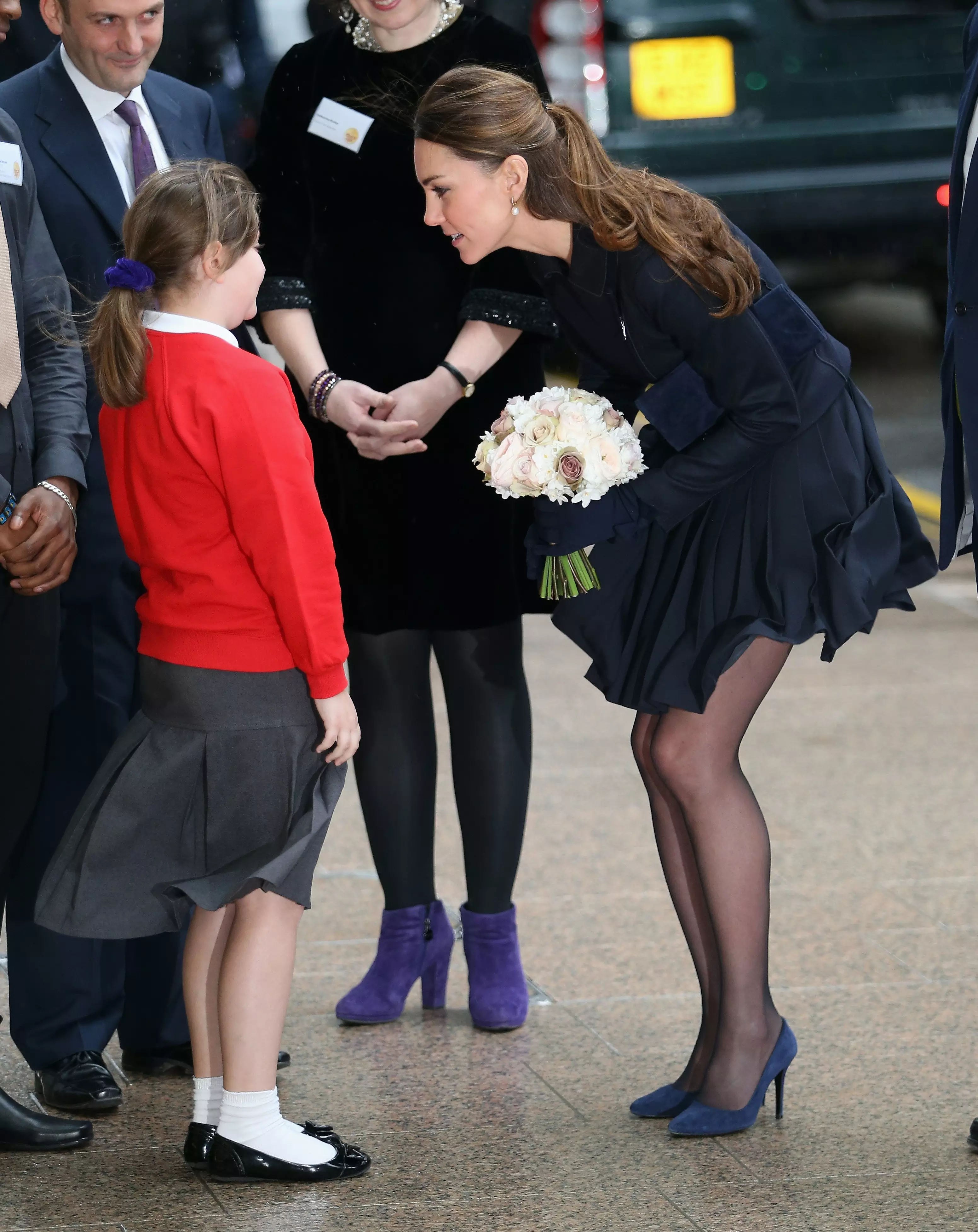 Ena ke tsela eo Meghan Markle le Kate Middleton ba Qobang ho se sebetse hantle ha WARDROBE ea Letsatsi la Windy 57581_3