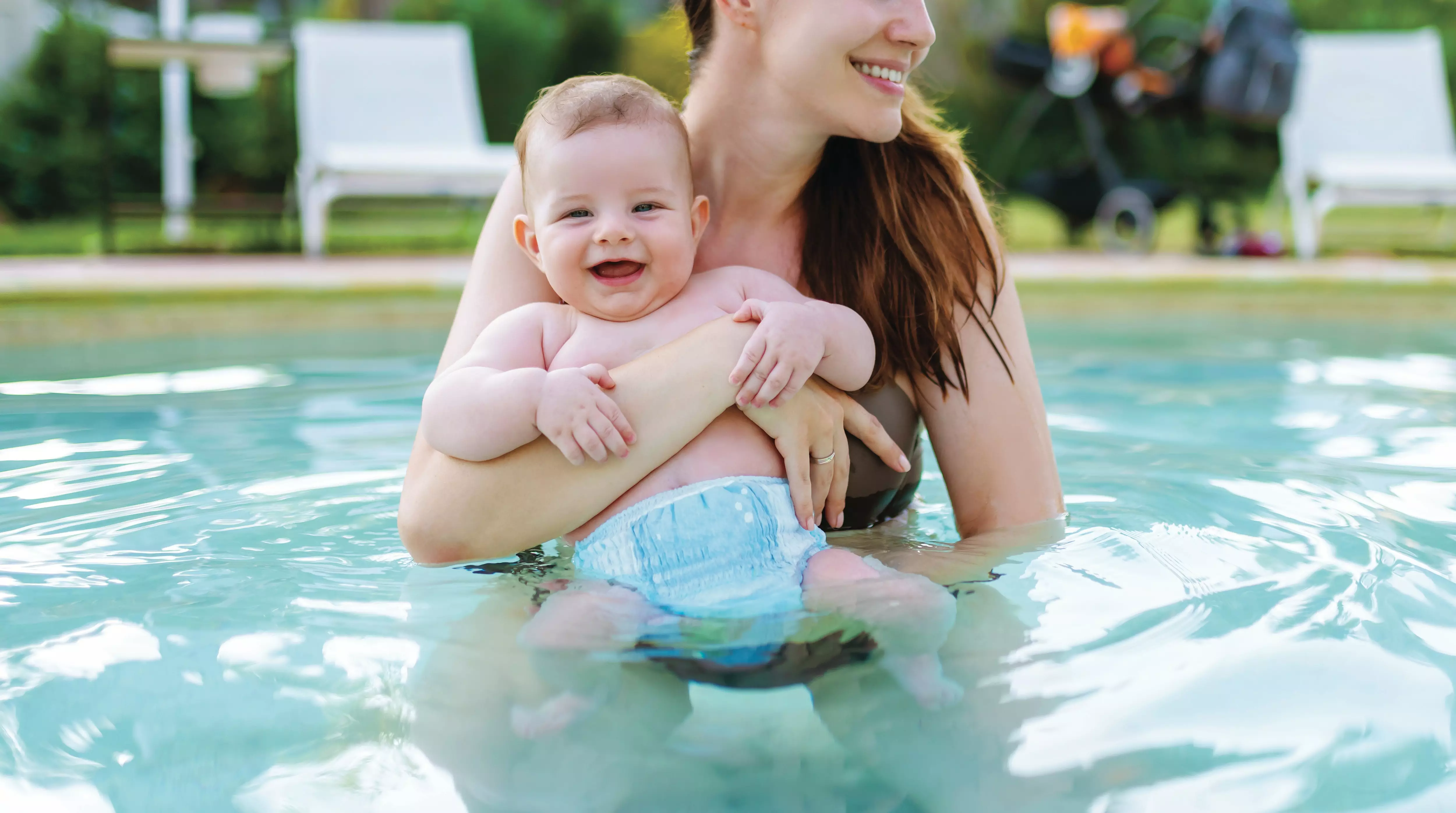 Según los expertos, los pañales para nadar son imprescindibles para los días de piscina y playa, y he aquí por qué