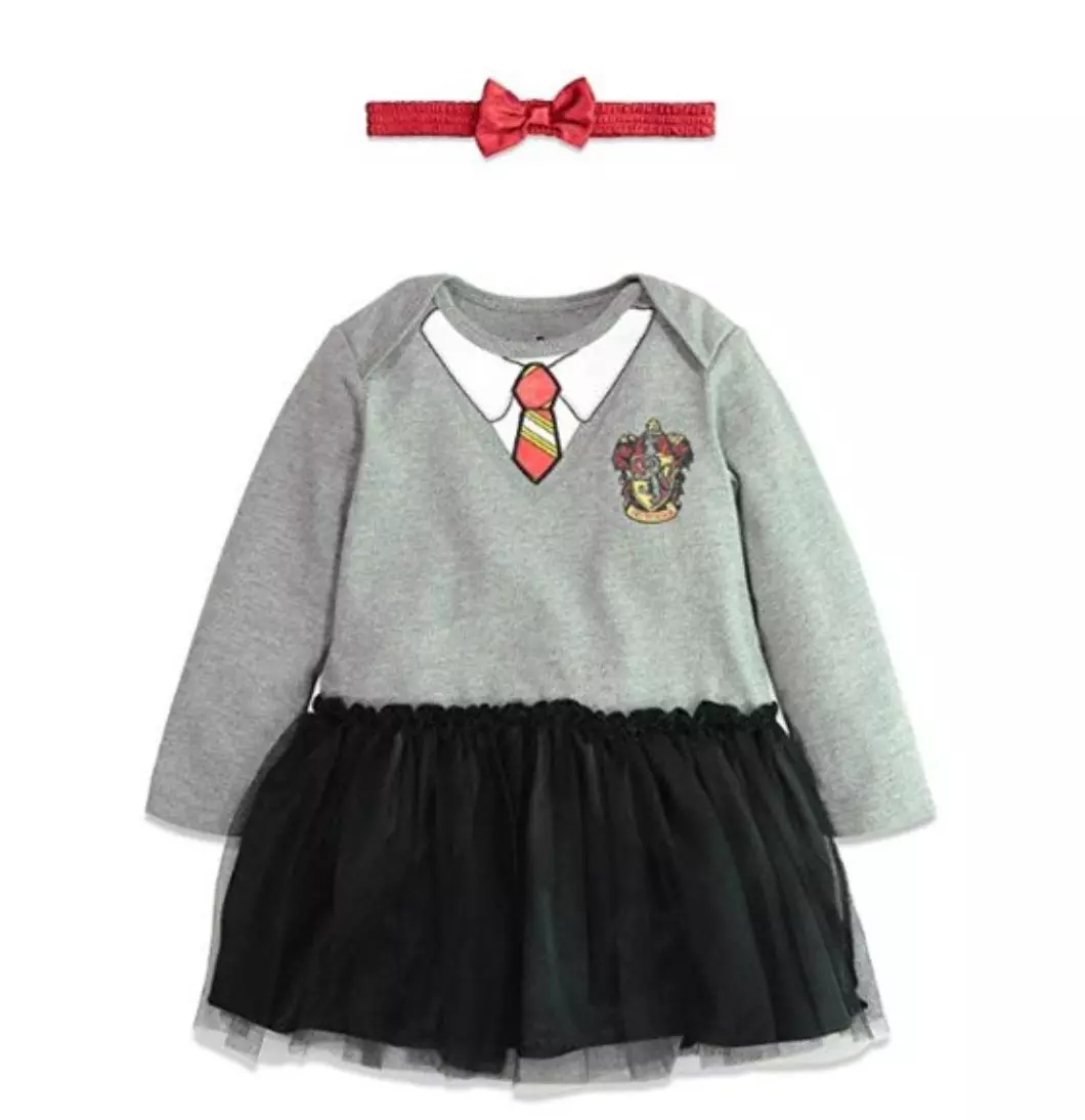 Alapin dubulẹ of Toddler Harry Potter aso / imura