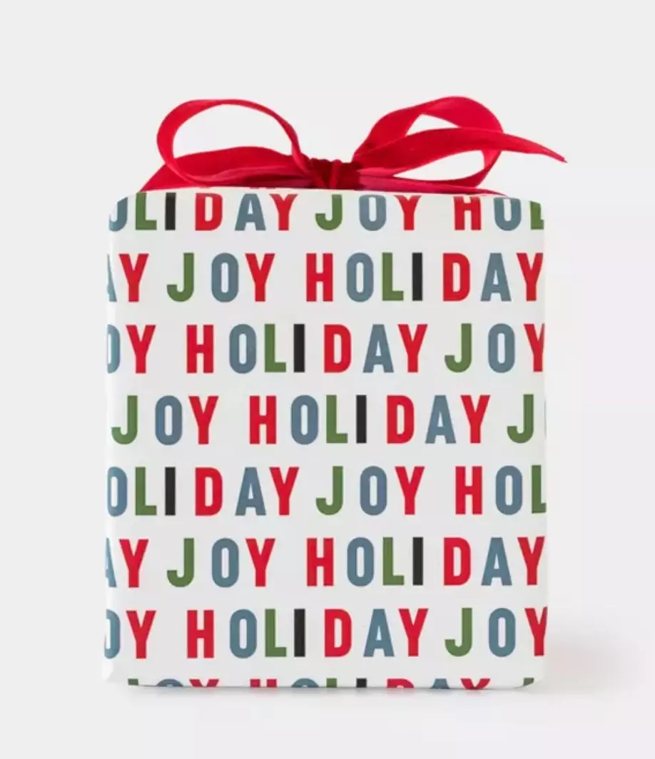 กระดาษห่อของขวัญ Holiday Joy สีสันสดใสจาก Sugar Paper มีจำหน่ายที่ Target