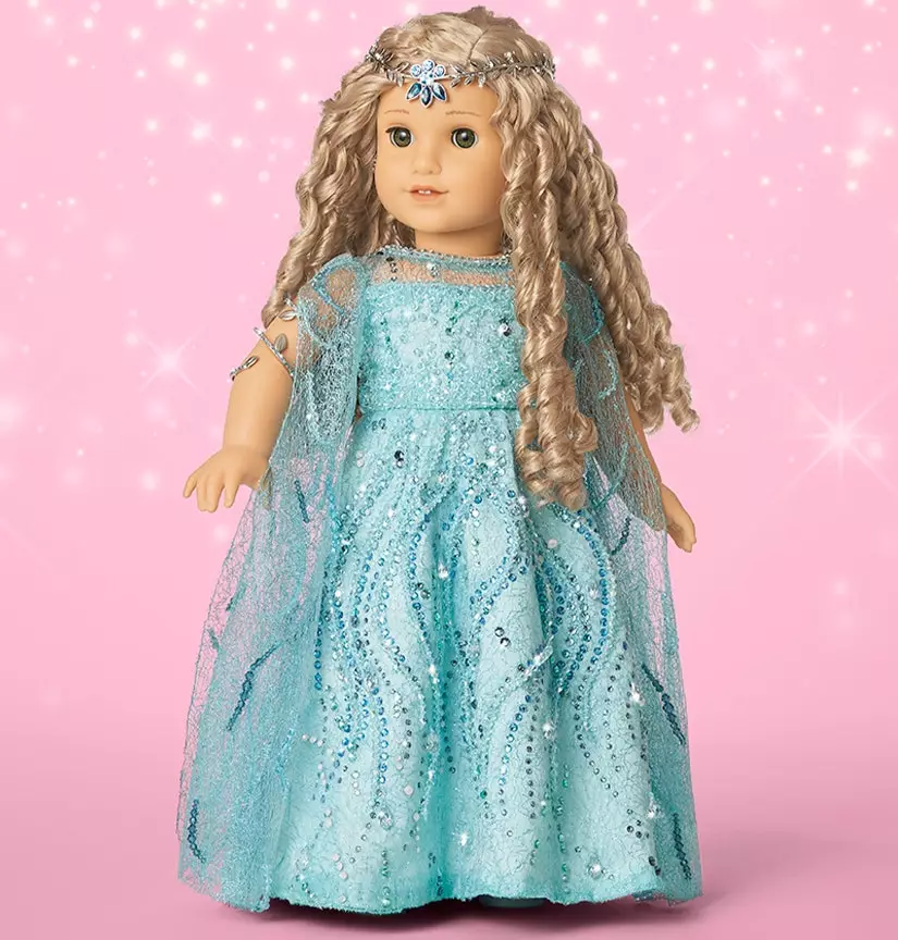 Kini nga mga Swarovski-Covered American Girl Dolls Mopalit sa Liboan ka Dolyar 83676_3