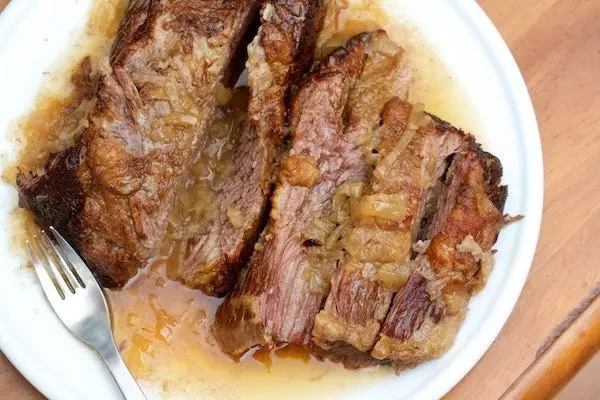 13 Brisket-Rezepte, die jedem beim Pessach gefallen werden 8397_10